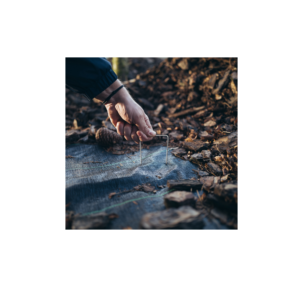 Tsingitud metallist tihvt "U" kujuga 20tk, laius 3cm / kõrgus 15cm